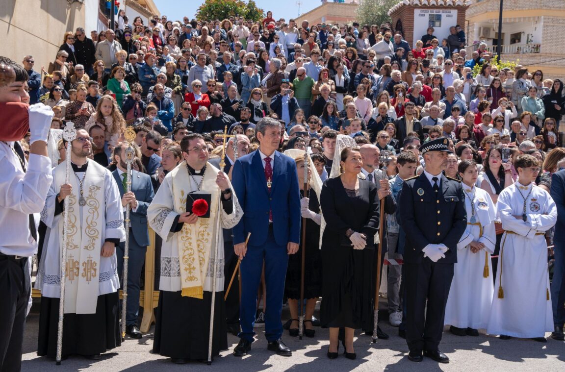 La Semana Santa de Adra ha estado marcada este 2025 por la unión de ...